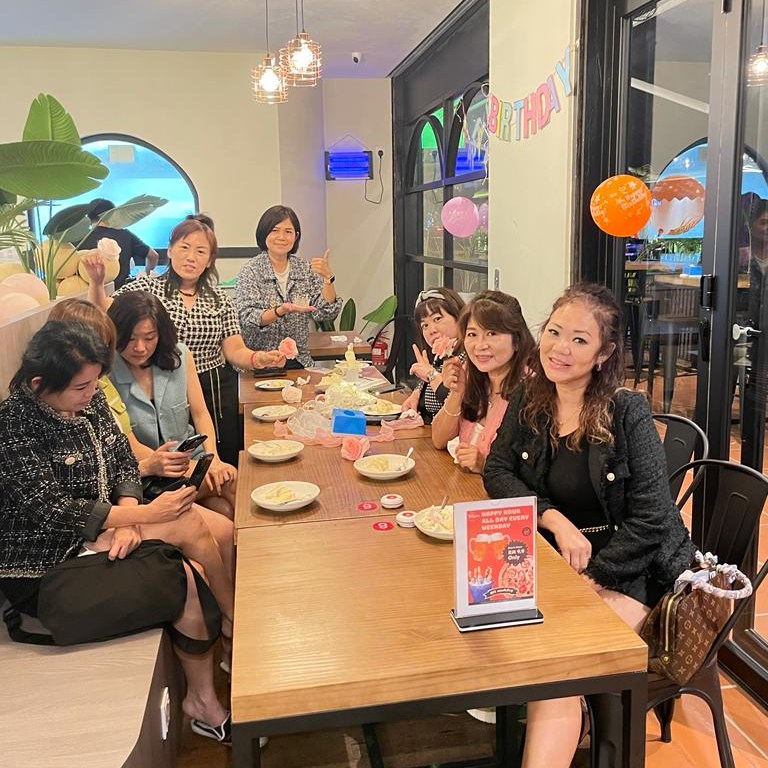 Treasure Trove 丰合餐厅- Chinese and western food.